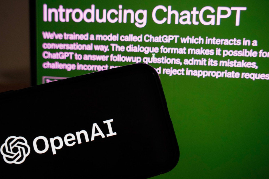 Pracownicy OpenAI grożą przejściem do Microsoftu Pracownicy OpenAI grożą przejściem do Microsoftu