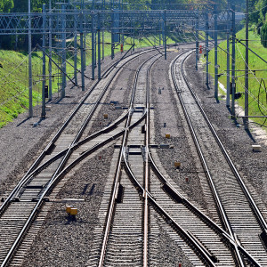 Trakcja zwiększa przychody i zysk oraz odpisuje kolejne wielomilionowe kontrakty